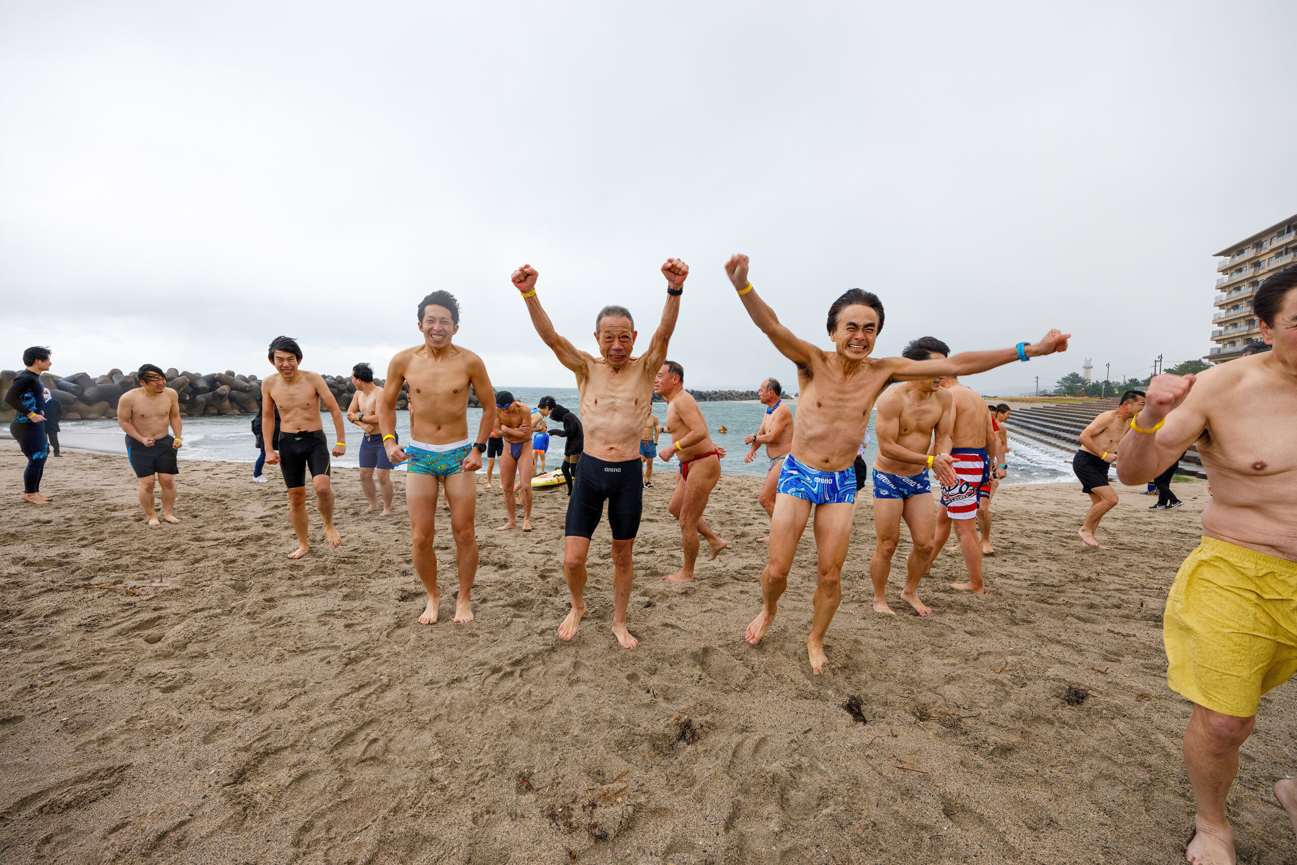 「WINTER SWIMMING in KAIKE 2025」無事終了！冬の日本海に熱気溢れる挑戦 | KAIKE-lab.