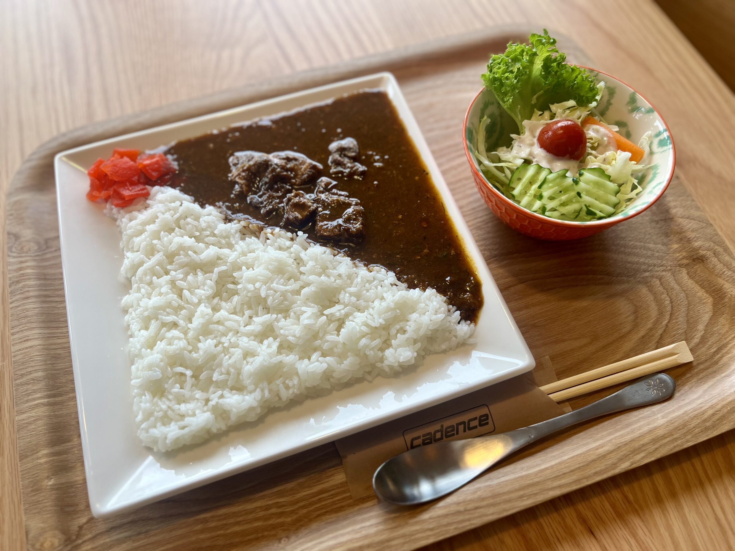 [オモウマいカイケ:vol.11] 自転車屋で味わう、特製の絶品カレー！「cadence（ケイデンス）」 | KAIKE-lab.